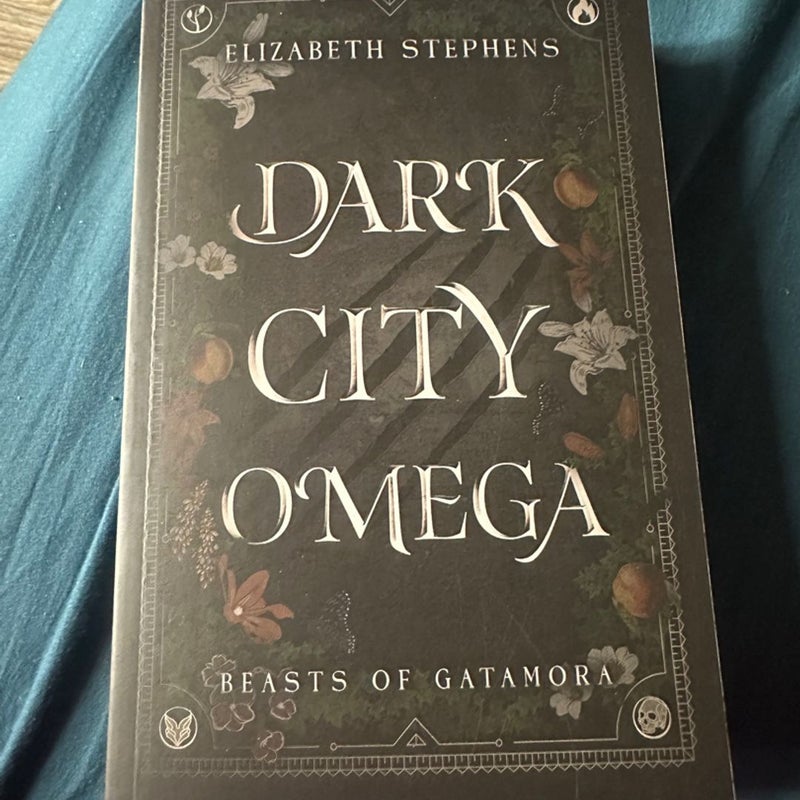 Dark City Omega by Elizabeth Stephens, Paperback | Pangobooks