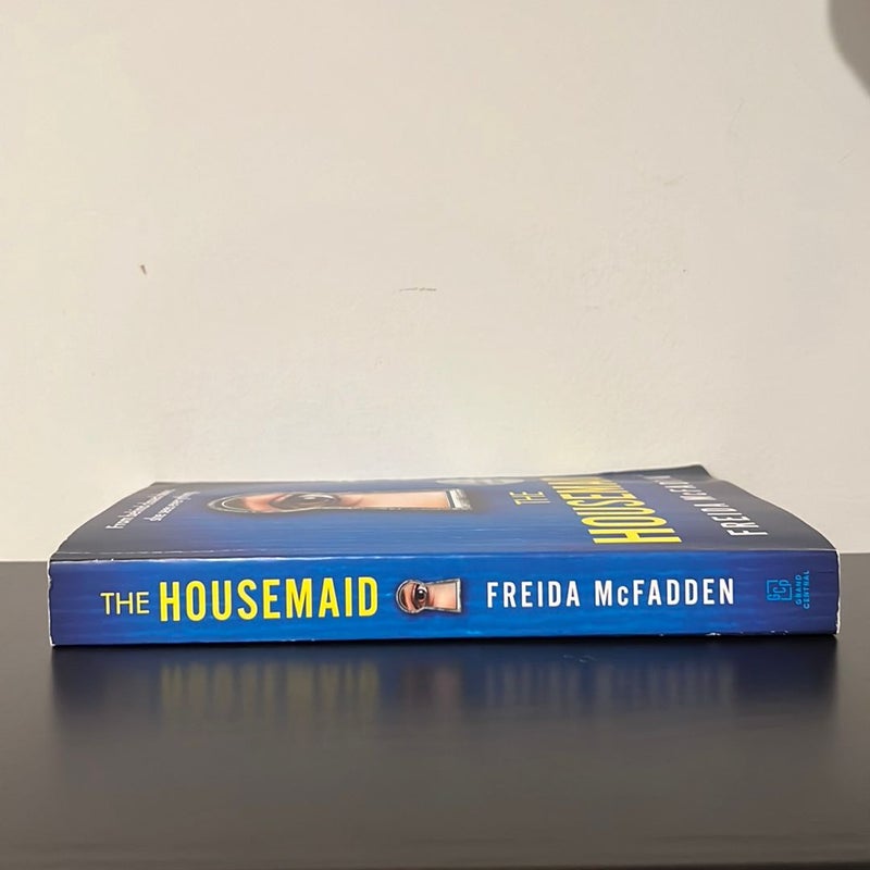 The Housemaid by Freida McFadden, Paperback | Pangobooks