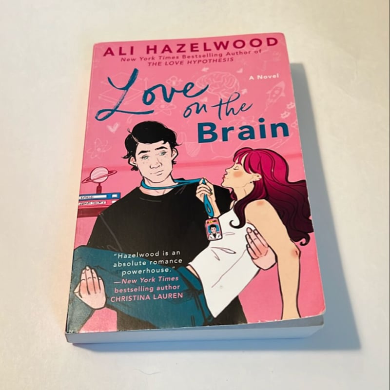 Love on the Brain by Ali Hazelwood, Paperback | Pangobooks