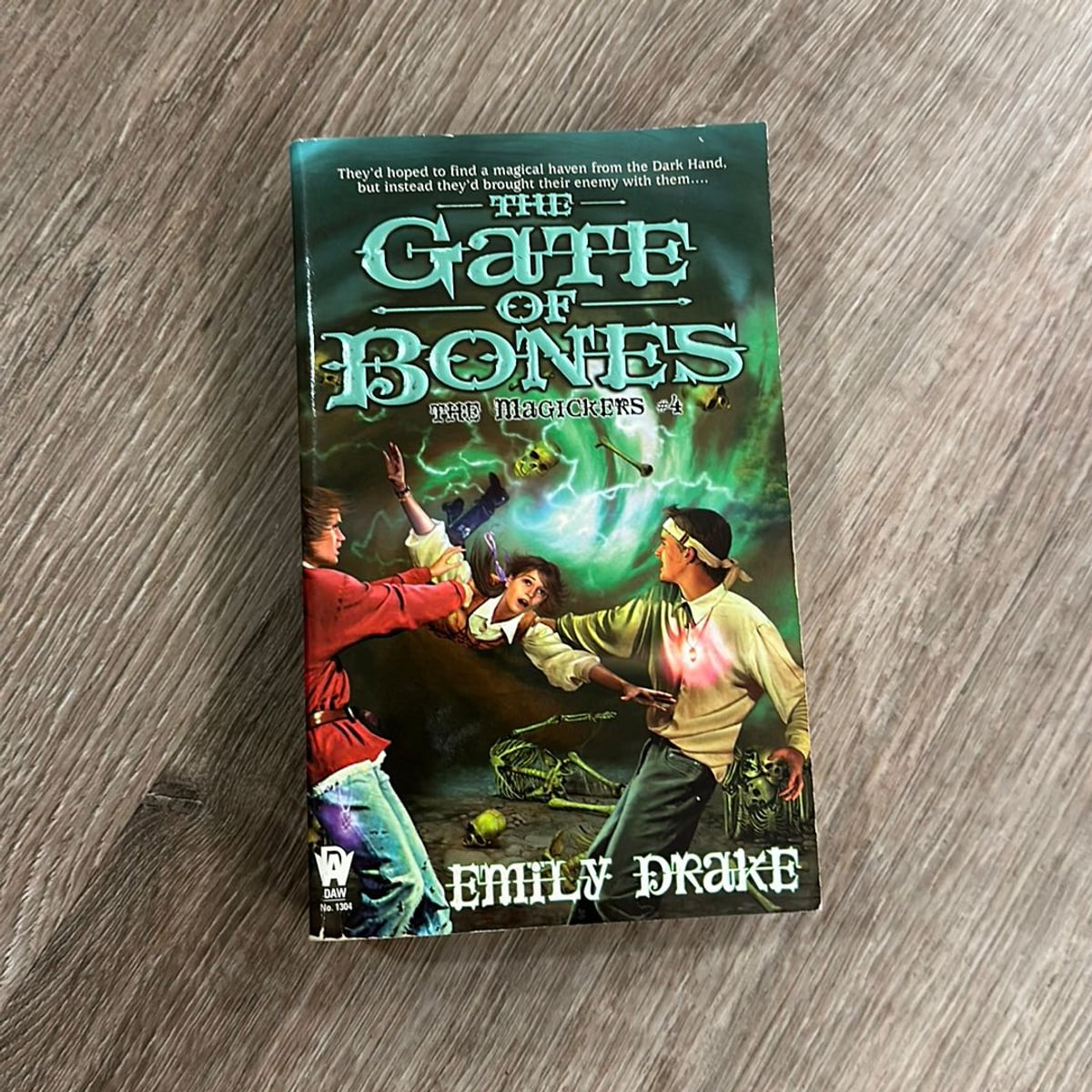 The Gate of Bones by Emily Drake, Paperback | Pangobooks