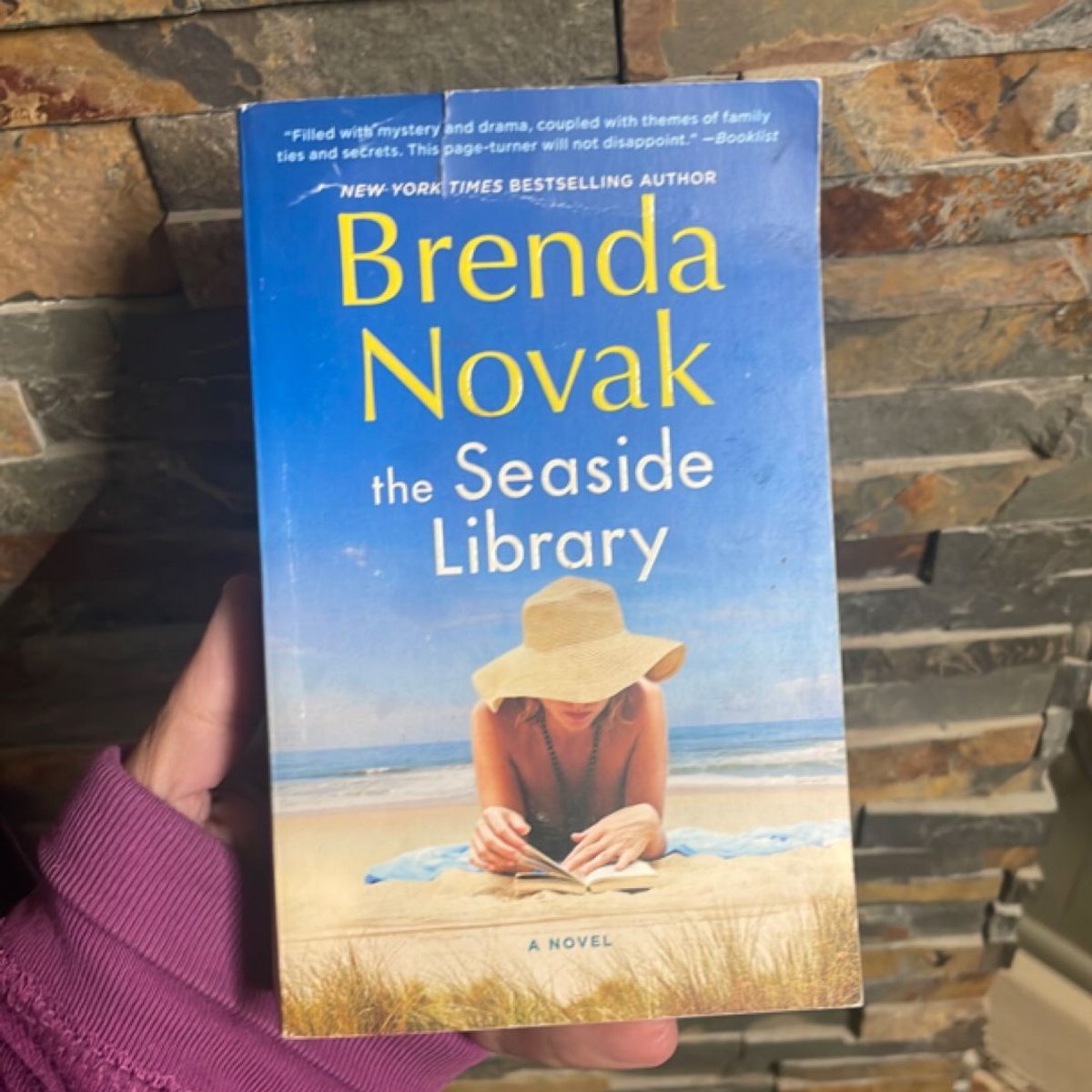 The Seaside Library by Brenda Novak