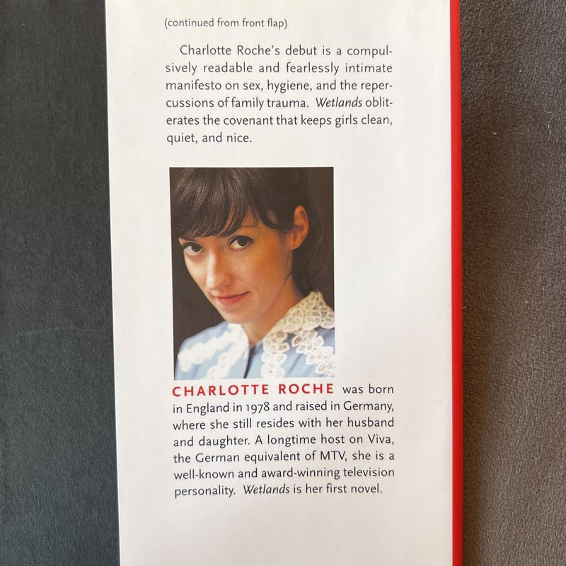 Wetlands by Charlotte Roche, Hardcover | Pangobooks