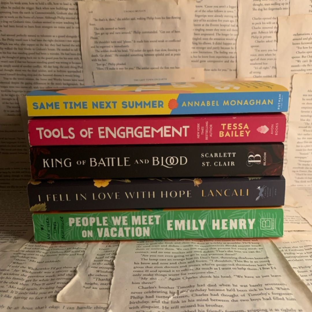 Booktok Book Bundle by -, Paperback | Pangobooks