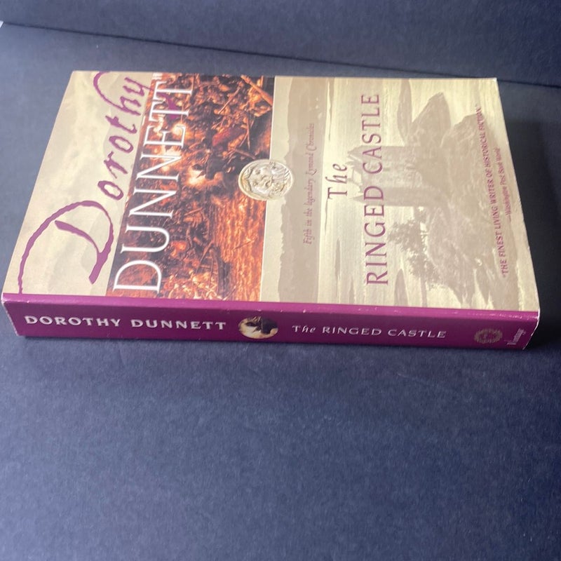 The Ringed Castle by Dorothy Dunnett, Paperback | Pangobooks