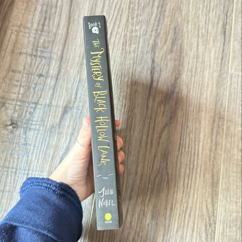 The Mystery of Black Hollow Lane by Julia Nobel