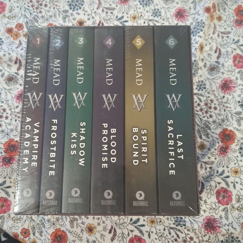 Vampire Academy Box Set 1-6 by Richelle Mead