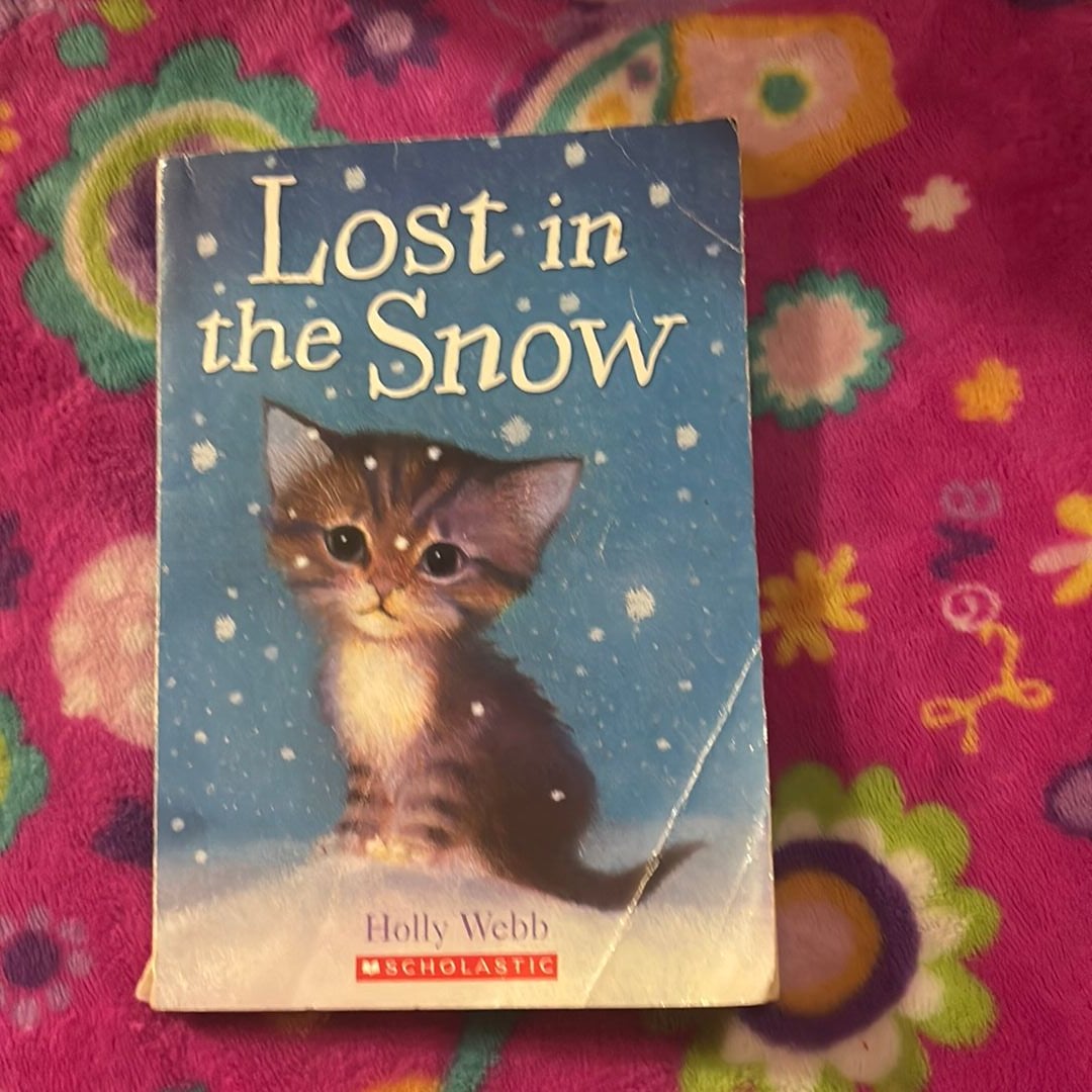 Lost In The Snow by Holly Webb, Paperback | Pangobooks