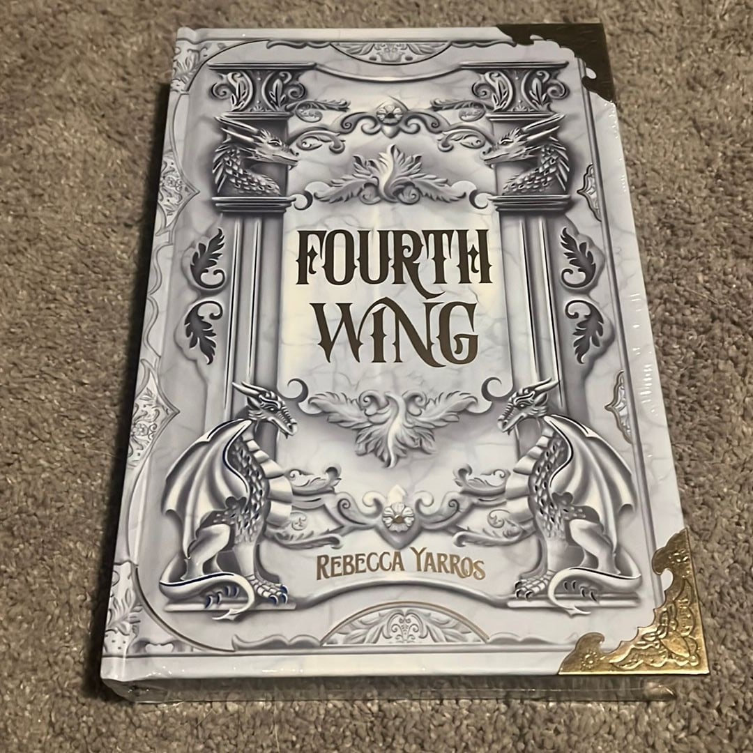 Fourth Wing by Rebecca Yarros, Hardcover | Pangobooks