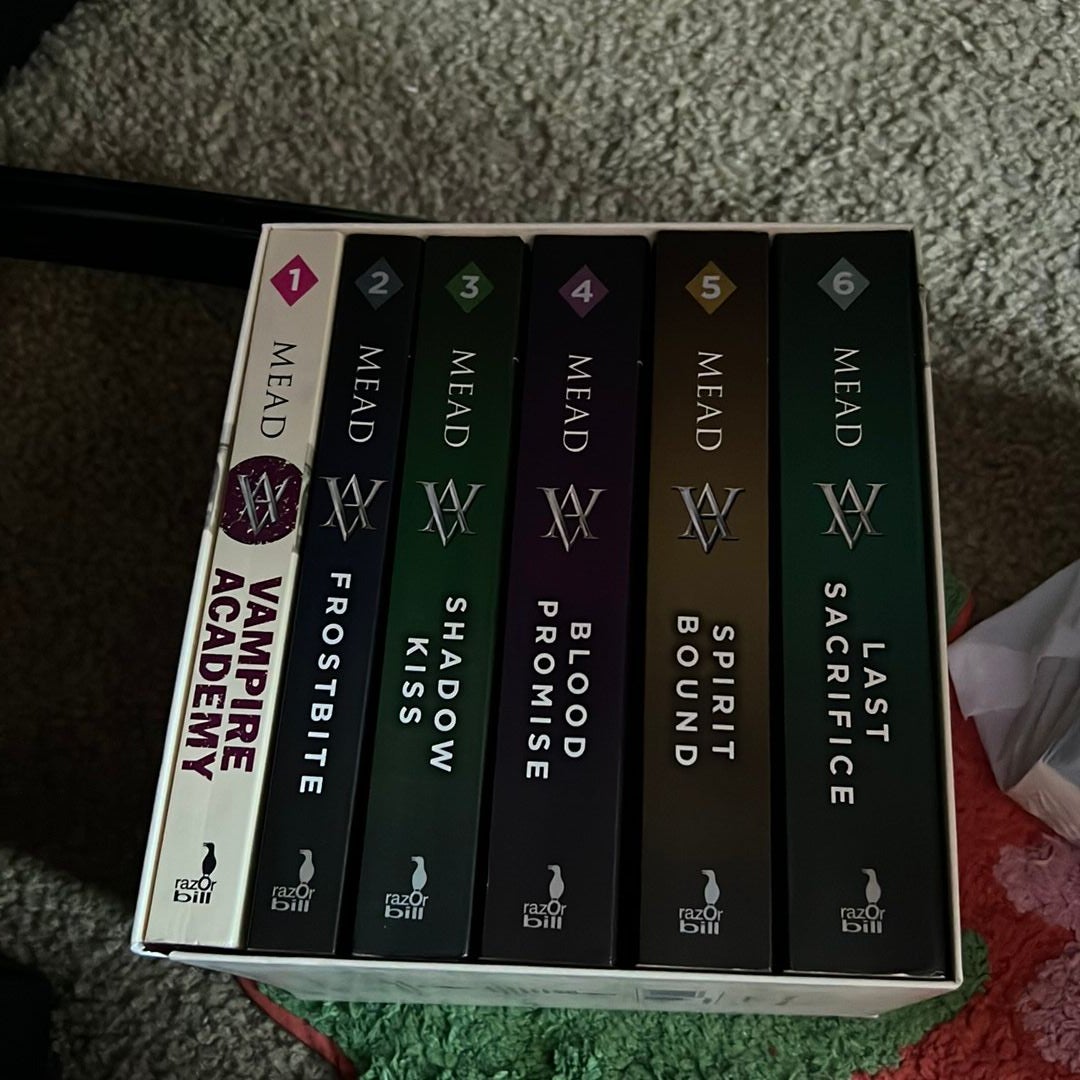 Vampire Academy Box Set 1-6 by Richelle Mead, Paperback | Pangobooks