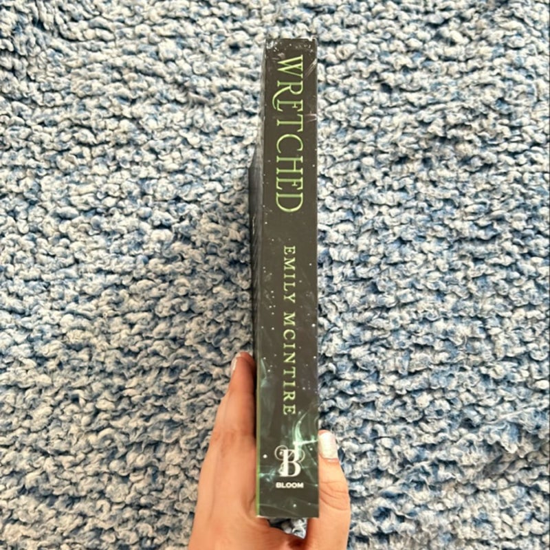 Wretched by Emily McIntire, Paperback | Pangobooks