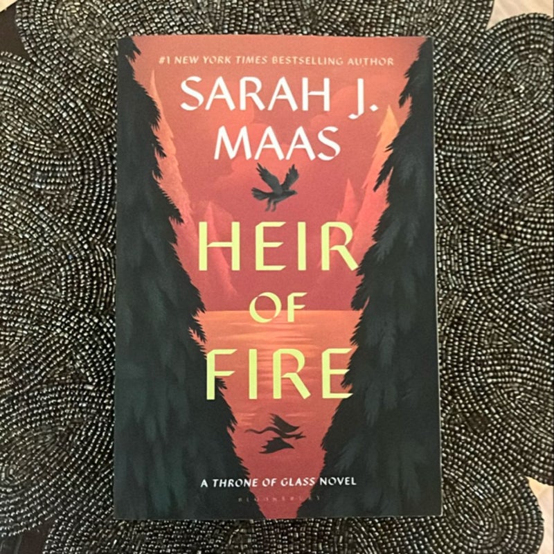 Heir of Fire by Sarah J. Maas, Paperback | Pangobooks