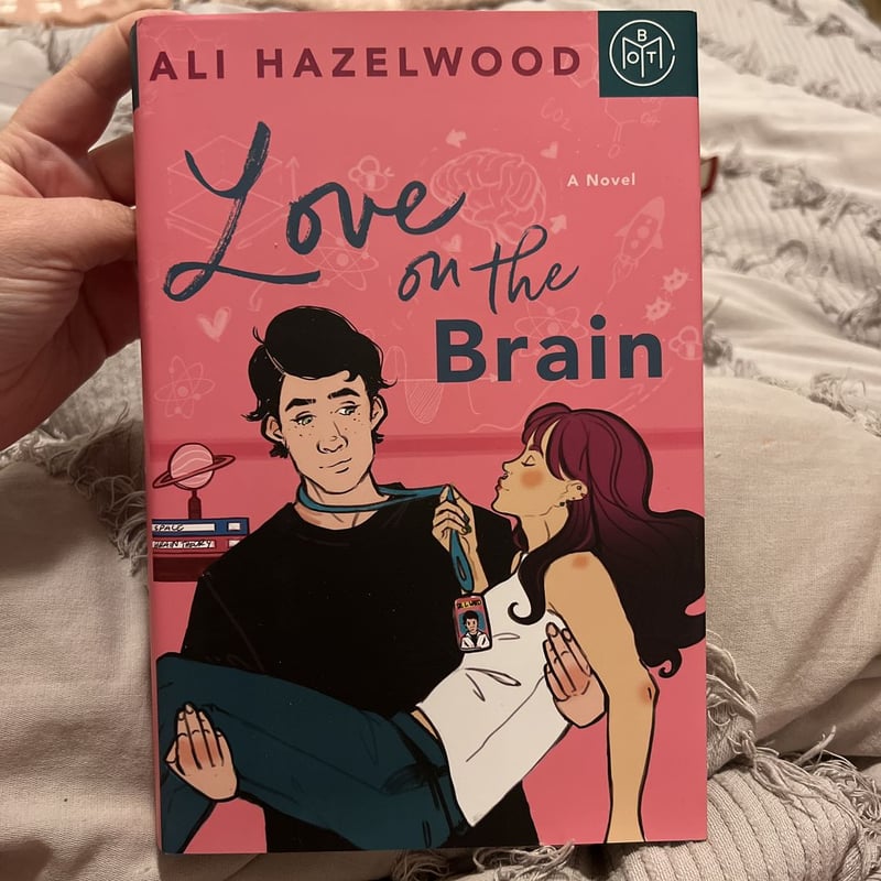 Love on the Brain by Ali Hazelwood, Hardcover | Pangobooks