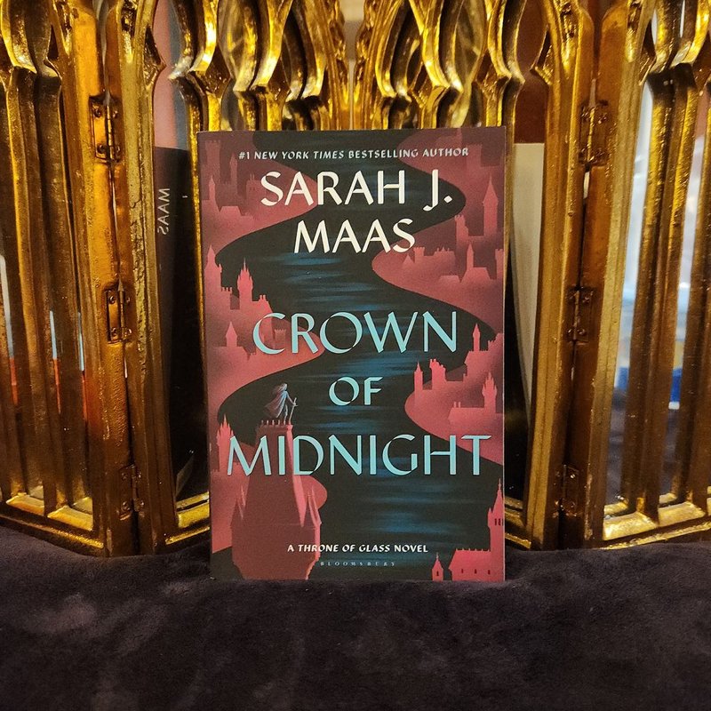 Crown of Midnight by Sarah J. Maas, Paperback | Pangobooks