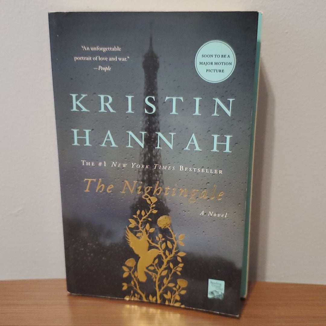 The Nightingale by Kristin Hannah, Paperback | Pangobooks
