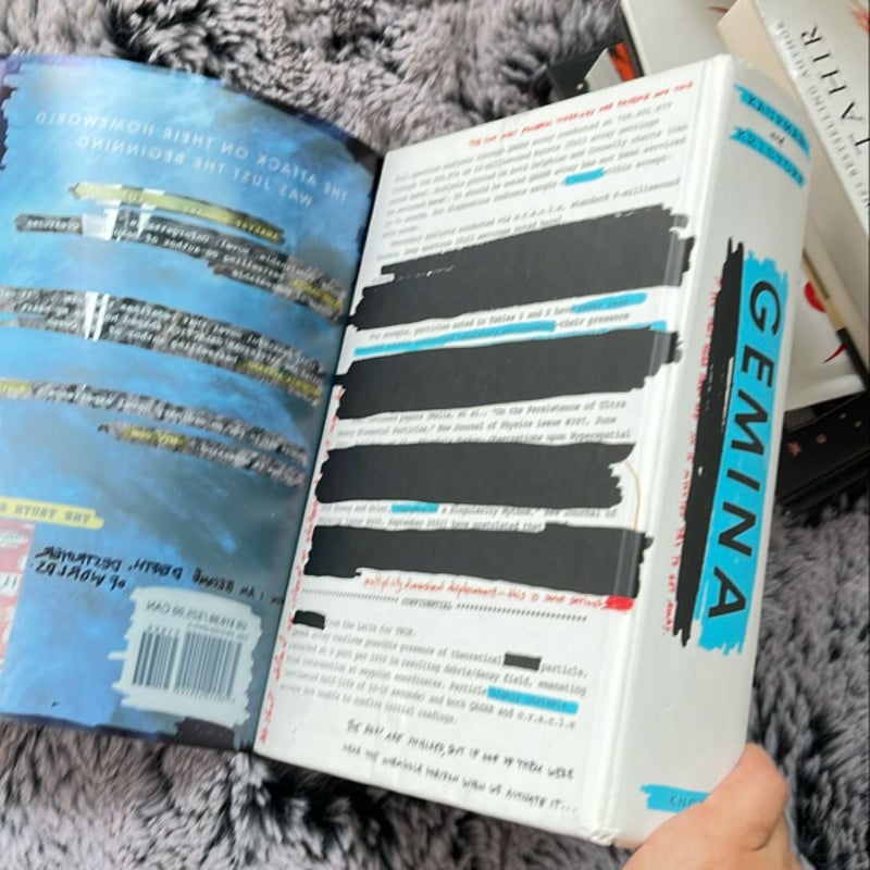 Gemina by Amie Kaufman; Jay Kristoff, Hardcover | Pangobooks