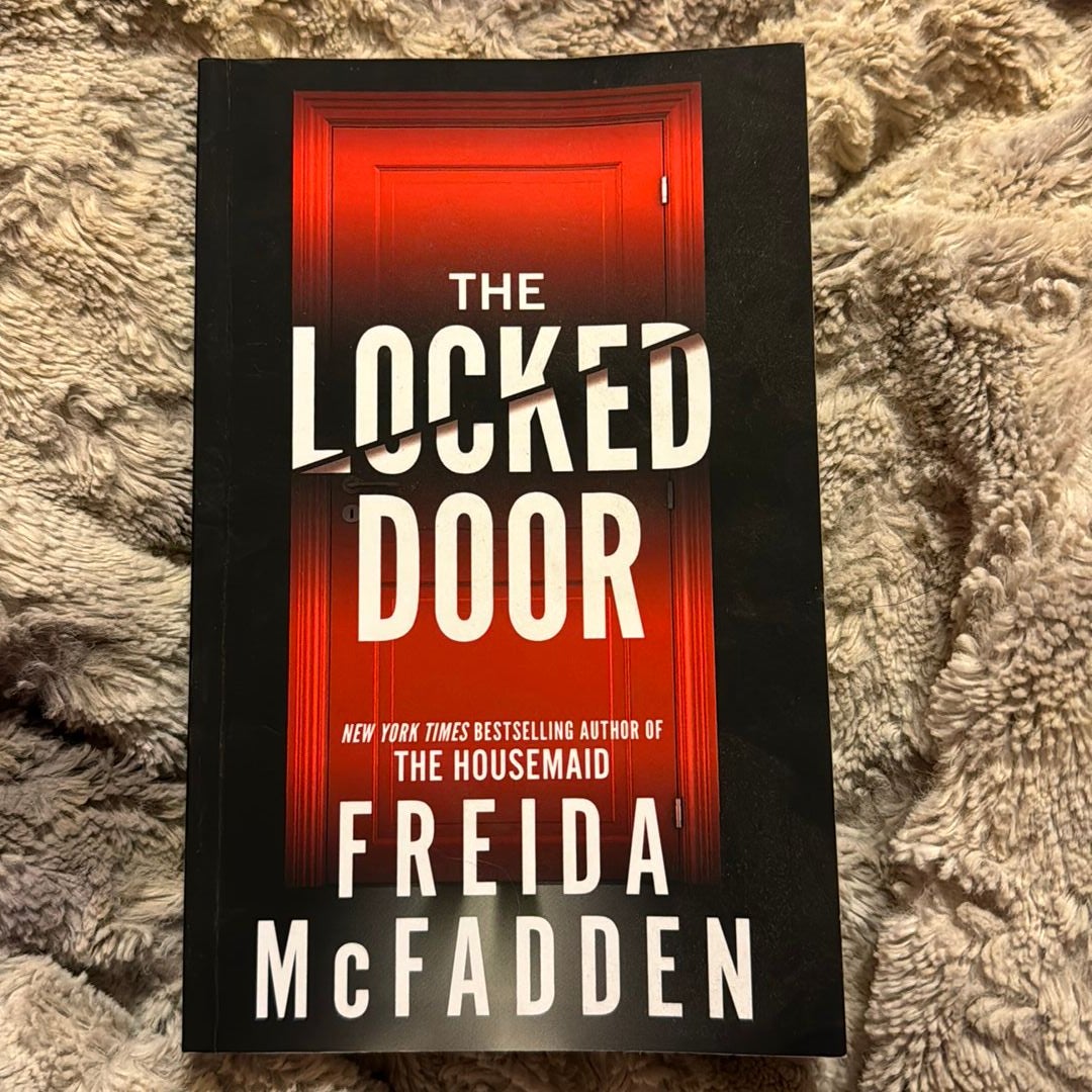 The Locked Door by Freida McFadden, Paperback | Pangobooks