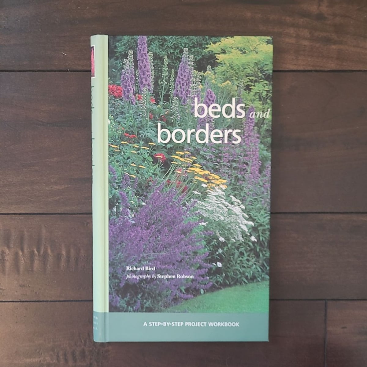 Beds and Borders by Richard Bird, Stephen Robson