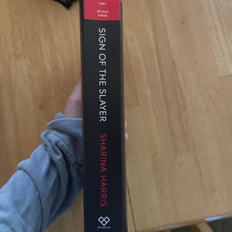 Signs of the Slayer by Sharina Harris, Paperback | Pangobooks