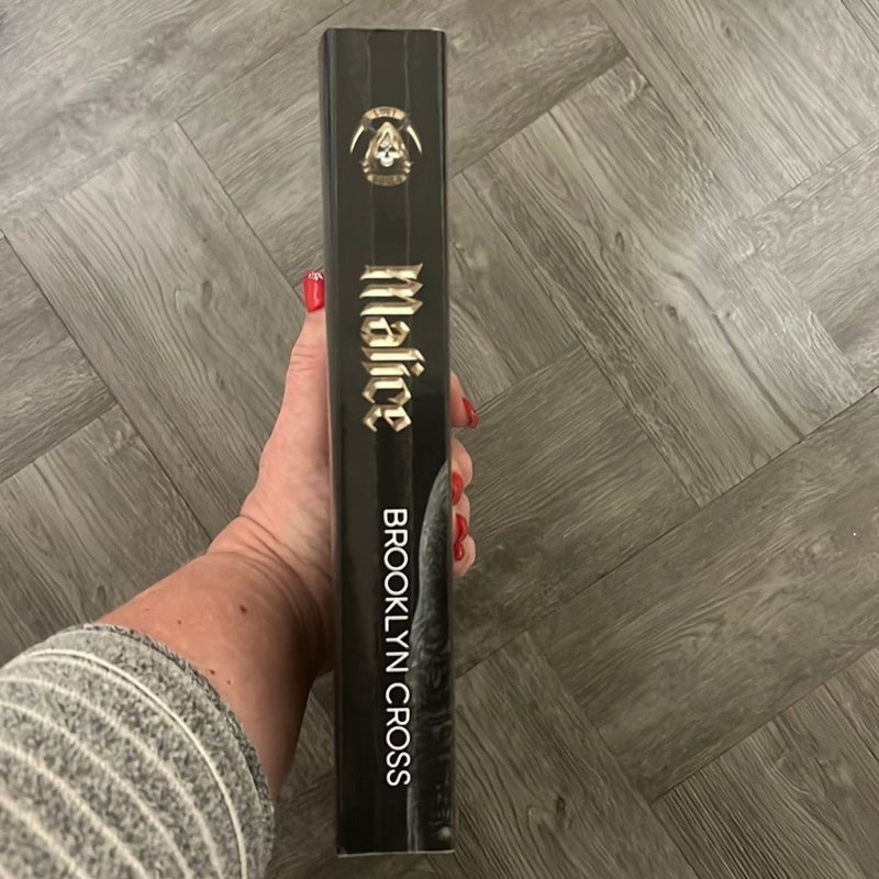 Malice by Brooklyn Cross, Paperback | Pangobooks