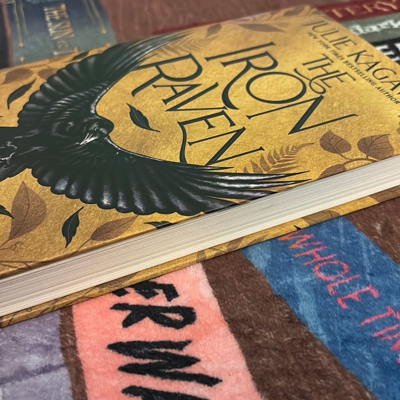The Iron Raven by Julie Kagawa, Hardcover | Pangobooks