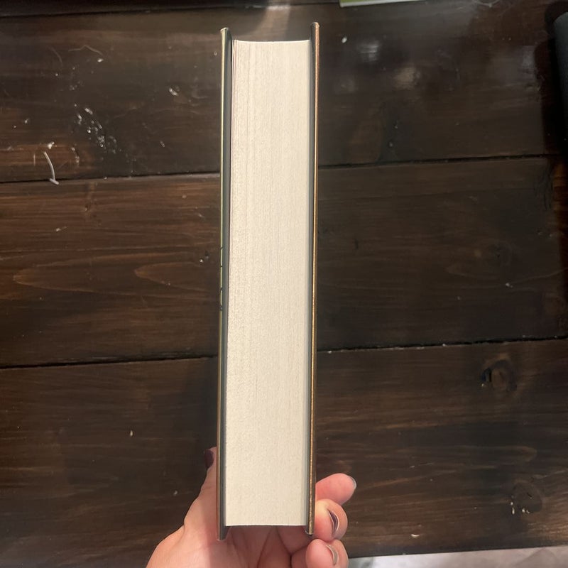 Fourth Wing - First Edition by Rebecca Yarros, Hardcover | Pangobooks