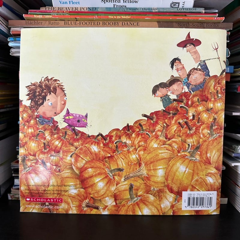 Pumpkin Town! by Katie McKy, Paperback | Pangobooks