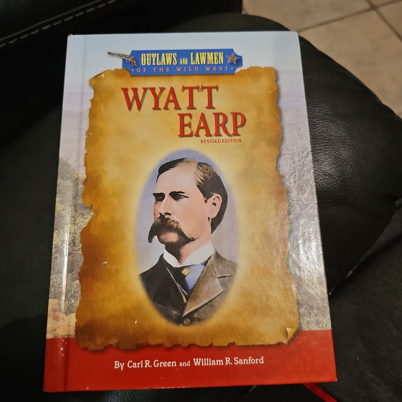 Wyatt Earp by Carl R. Green, Hardcover | Pangobooks