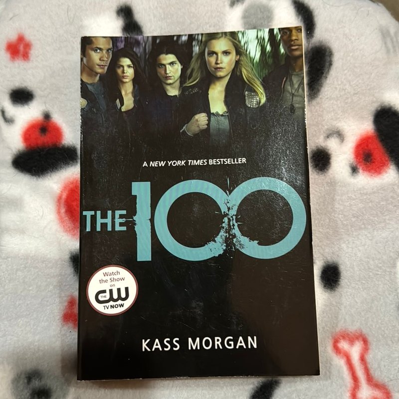 The 100 by Kass Morgan, Paperback | Pangobooks