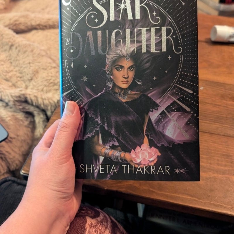 Owlcrate Star Daughter by Shveta Thakrar, Hardcover | Pangobooks