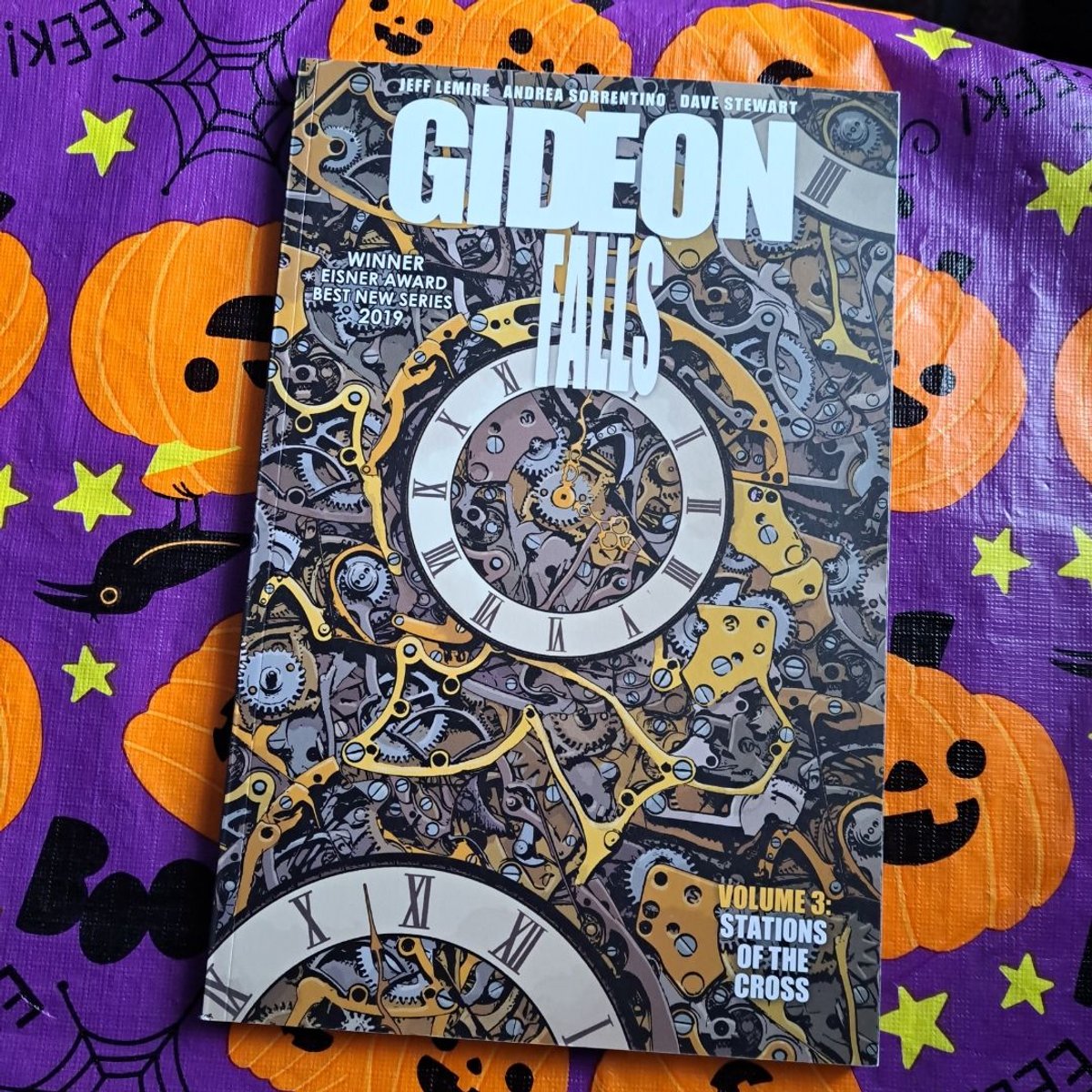 Gideon Falls Volume 3: Stations of the Cross by Jeff Lemire, Andrea ...