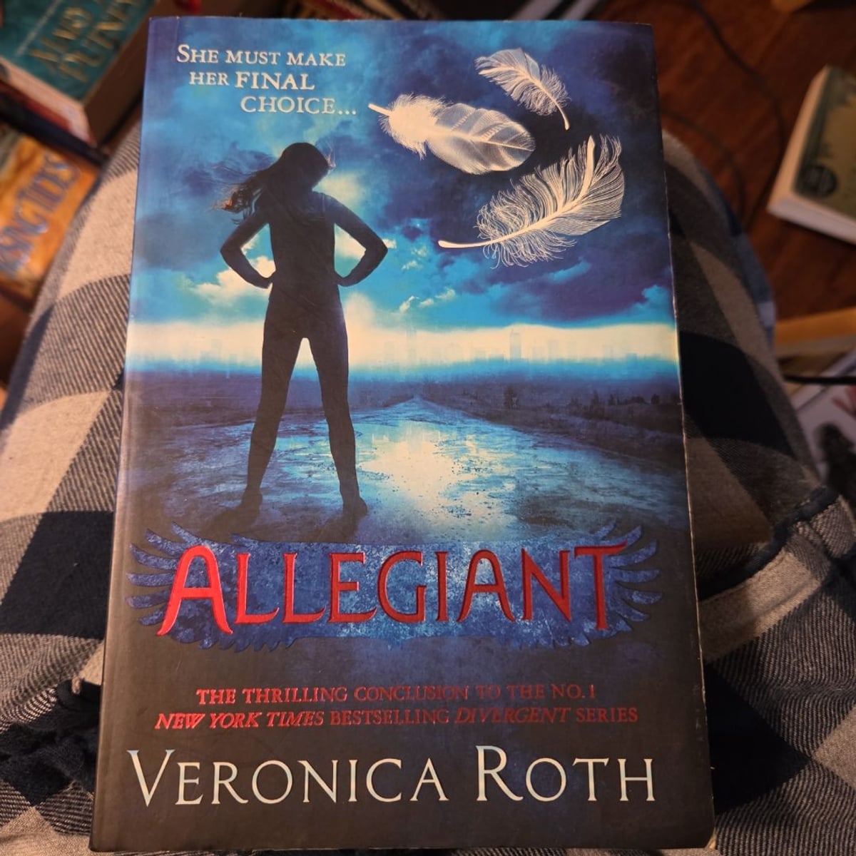 Allegiant by Veronica Roth, Paperback | Pangobooks