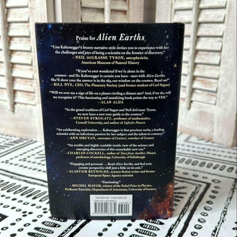 Alien Earths by Lisa Kaltenegger, Hardcover | Pangobooks