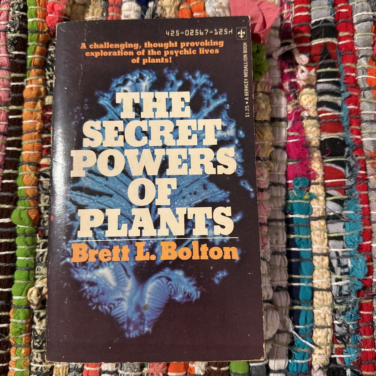The Secret Powers of Plants by Brett L. Bolton, Paperback | Pangobooks