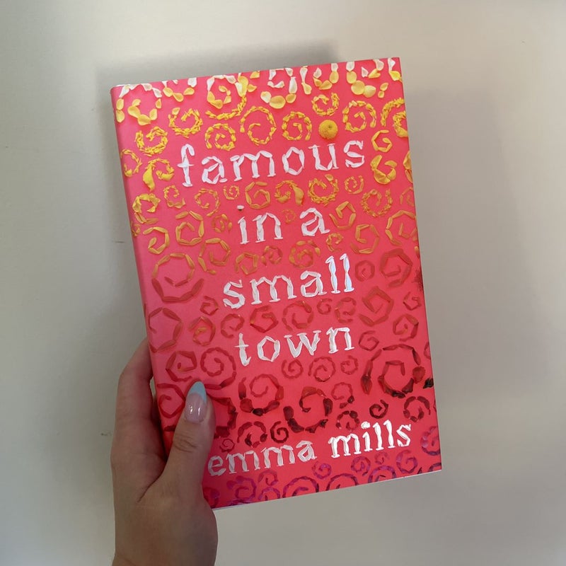 Famous in a Small Town by Emma Mills, Hardcover | Pangobooks