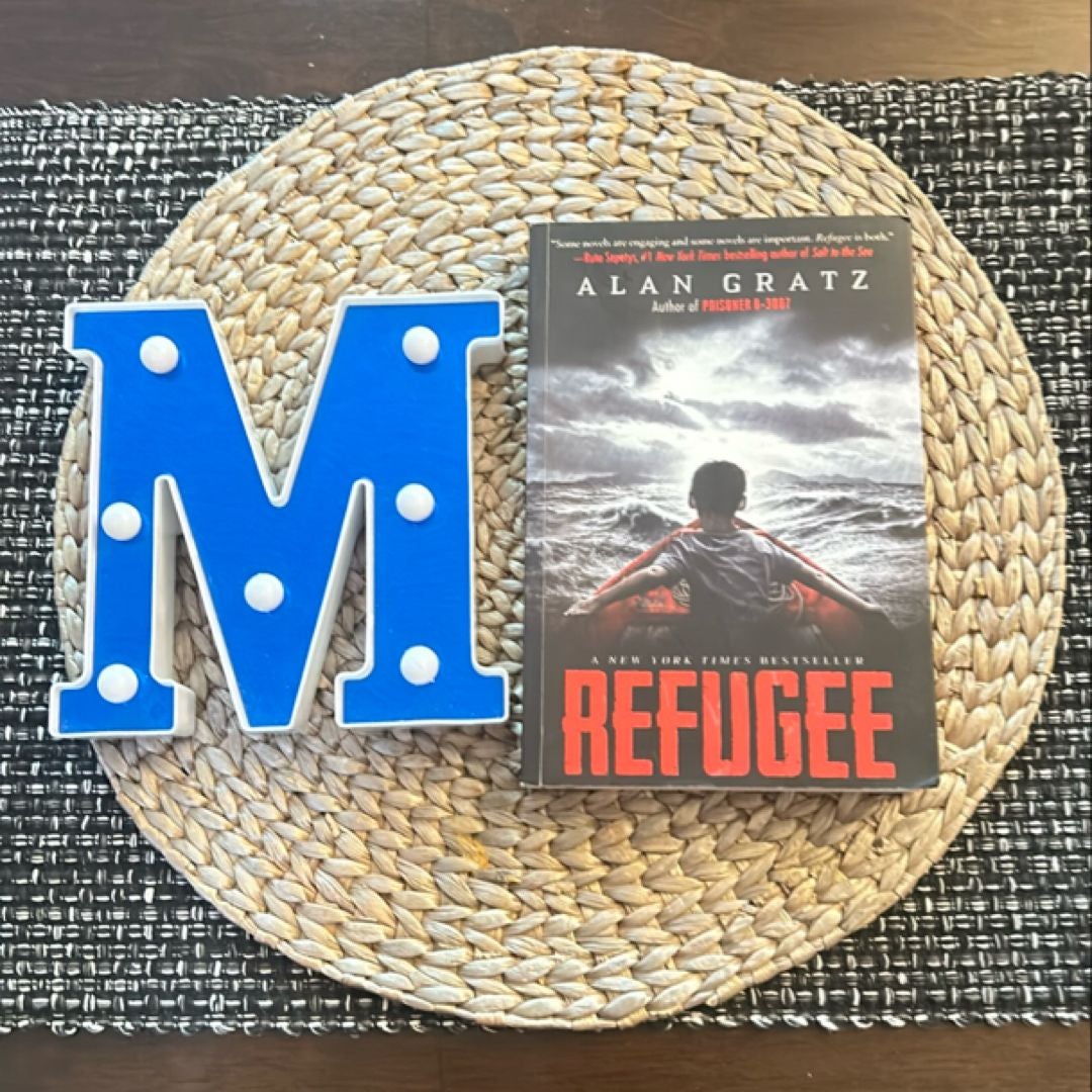 Refugee by Alan Gratz , Paperback | Pangobooks
