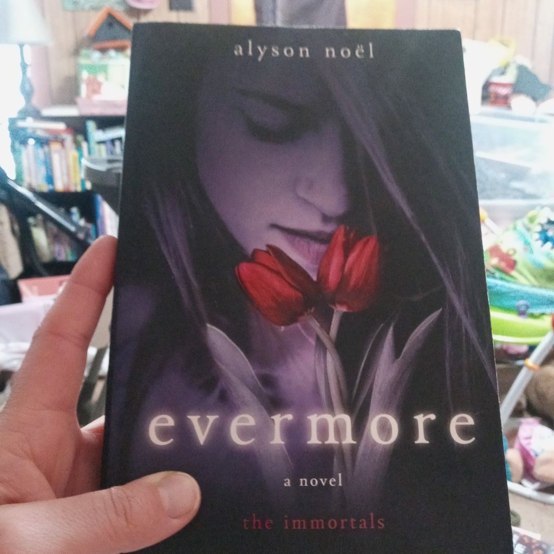 Evermore by Alyson Noel, Paperback | Pangobooks