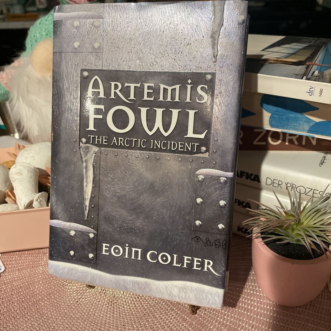 Artemis Fowl the Arctic Incident by Eoin Colfer, Hardcover | Pangobooks
