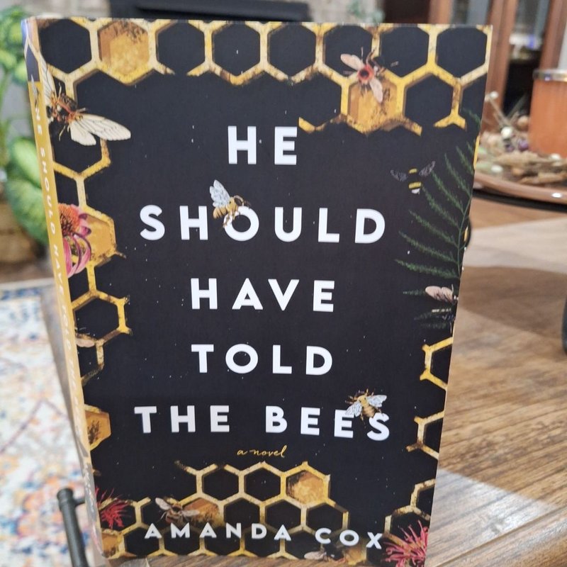 He Should Have Told the Bees by Amanda Cox, Paperback | Pangobooks