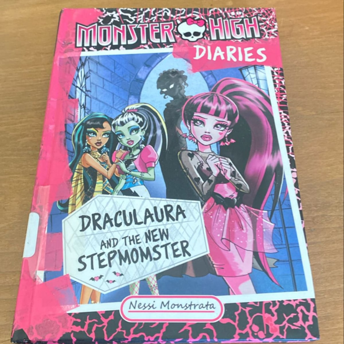 Monster High Diaries: Draculaura and the New Stepmomster by Nessi Monstrata