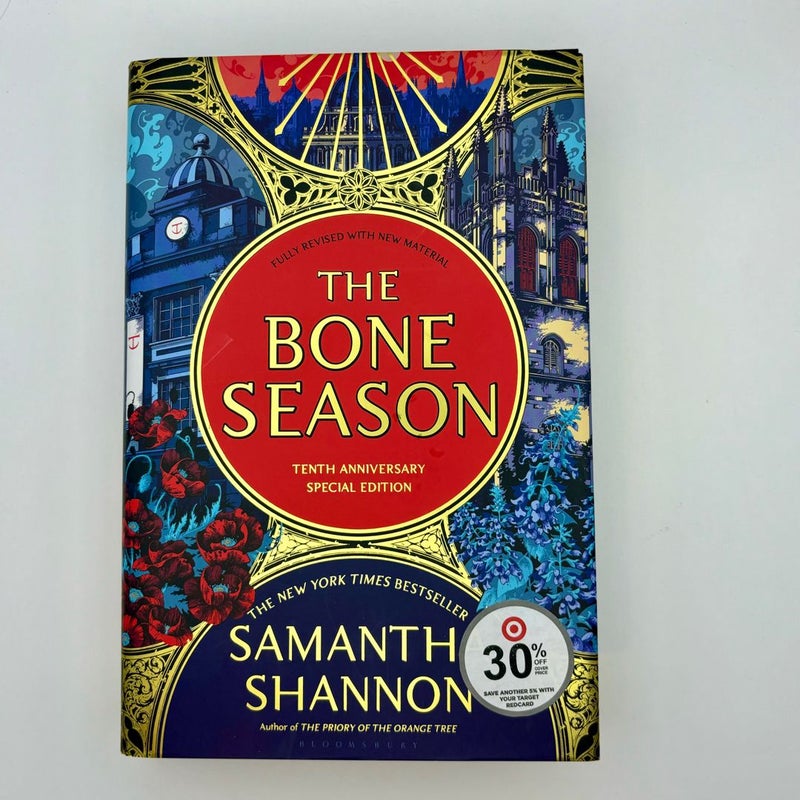 The Bone Season by Samantha Shannon, Hardcover | Pangobooks