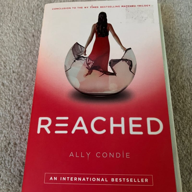 Reached by Ally Condie, Paperback | Pangobooks