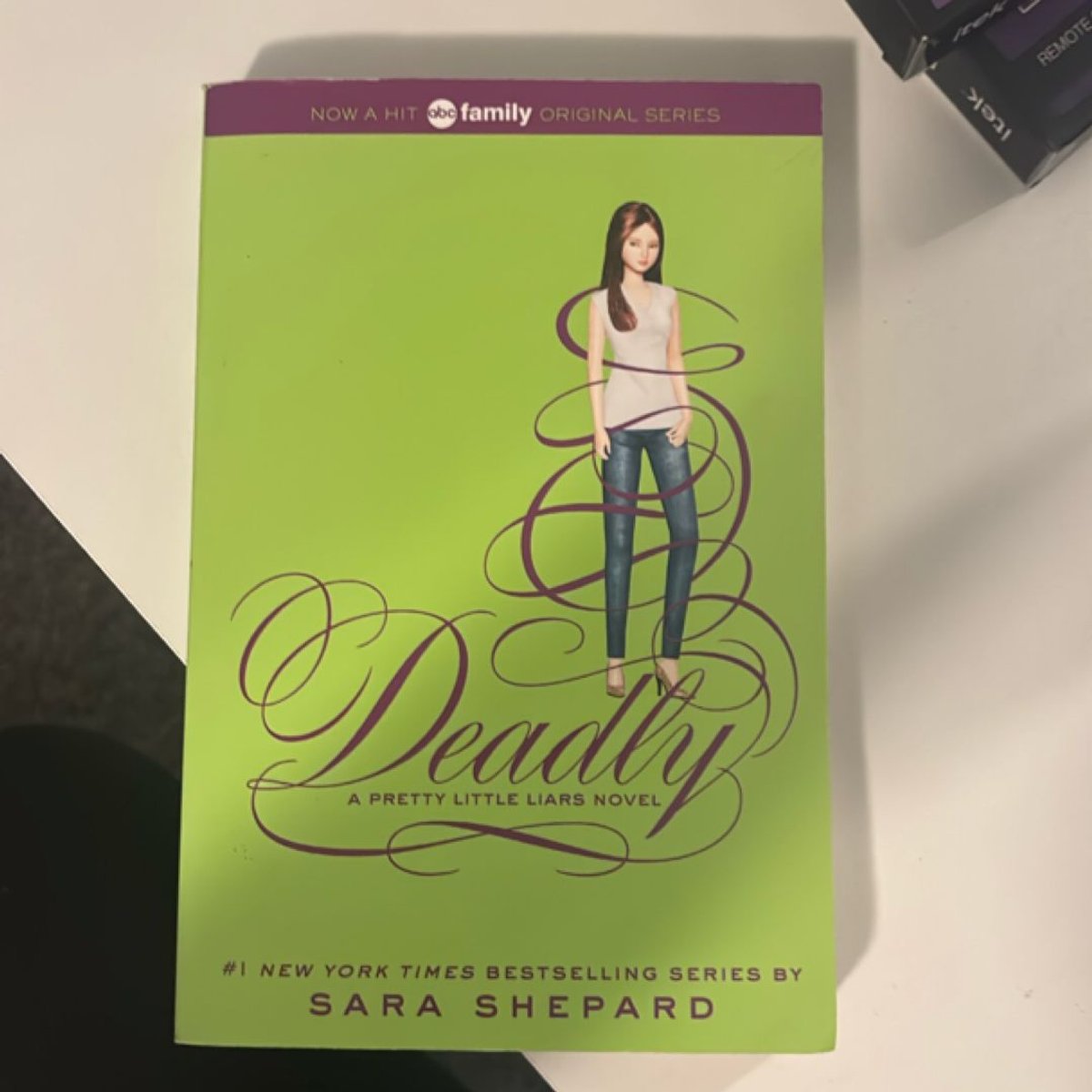 Pretty Little Liars #14: Deadly by Sara Shepard