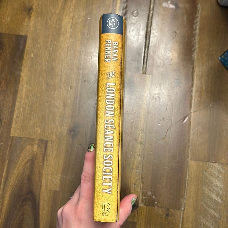 The London Séance Society by Sarah Penner, Hardcover | Pangobooks