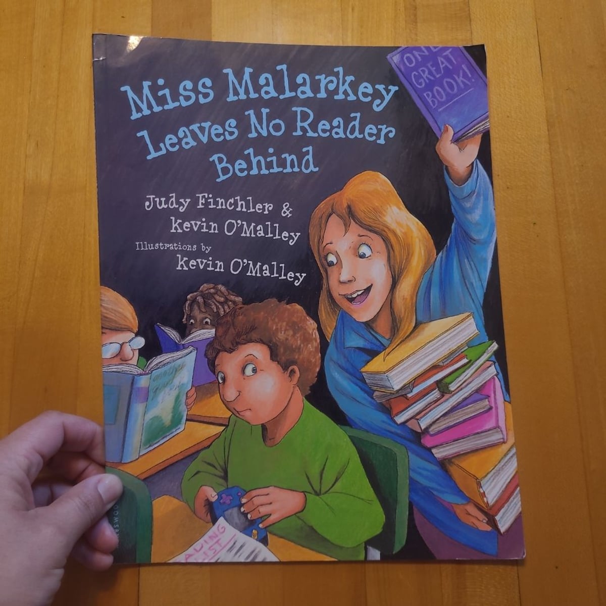 Miss Malarkey Leaves No Reader Behind by Judy Finchler
