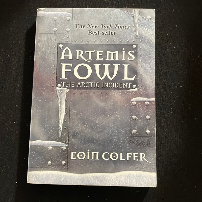 Artemis Fowl the Arctic Incident by Eoin Colfer, Paperback | Pangobooks