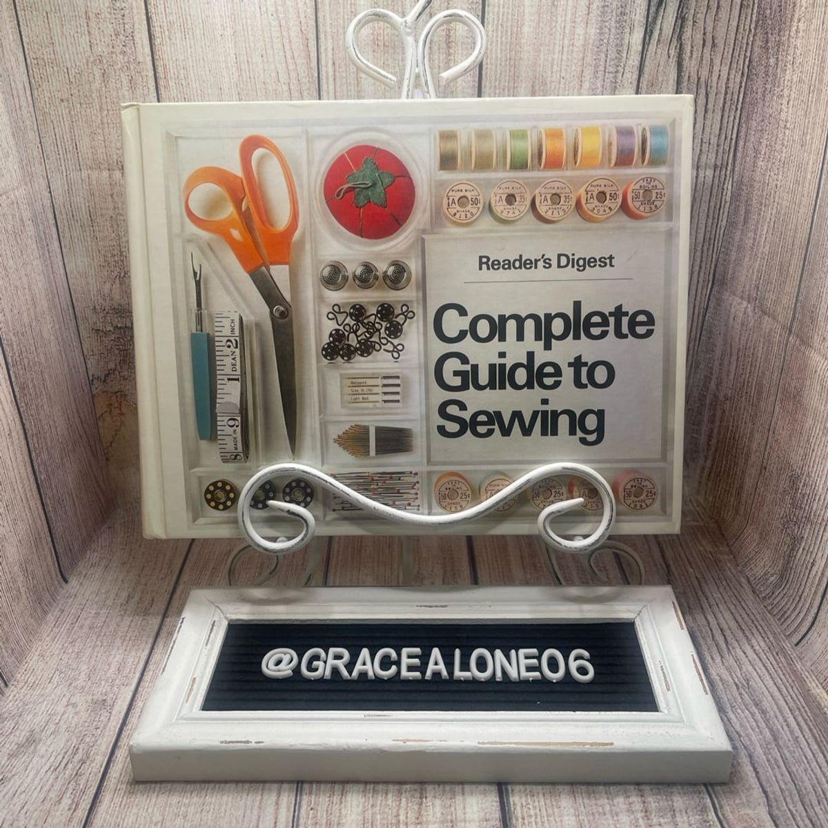 Complete Guide to Sewing by Reader's Digest Editors