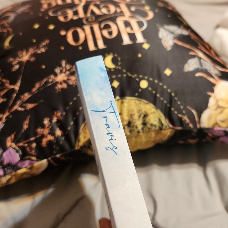 Travis - The Last Chapter Book Shop Exclusive Edition by Mia Sheridan ...