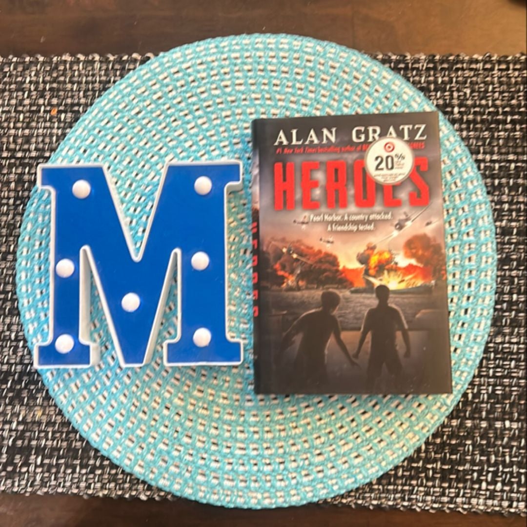 Heroes: a Novel of Pearl Harbor by Alan Gratz, Hardcover | Pangobooks