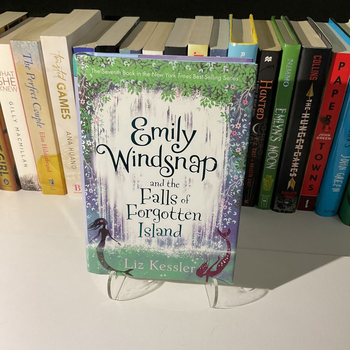 Emily Windsnap and the Falls of Forgotten Island by Liz Kessler ...