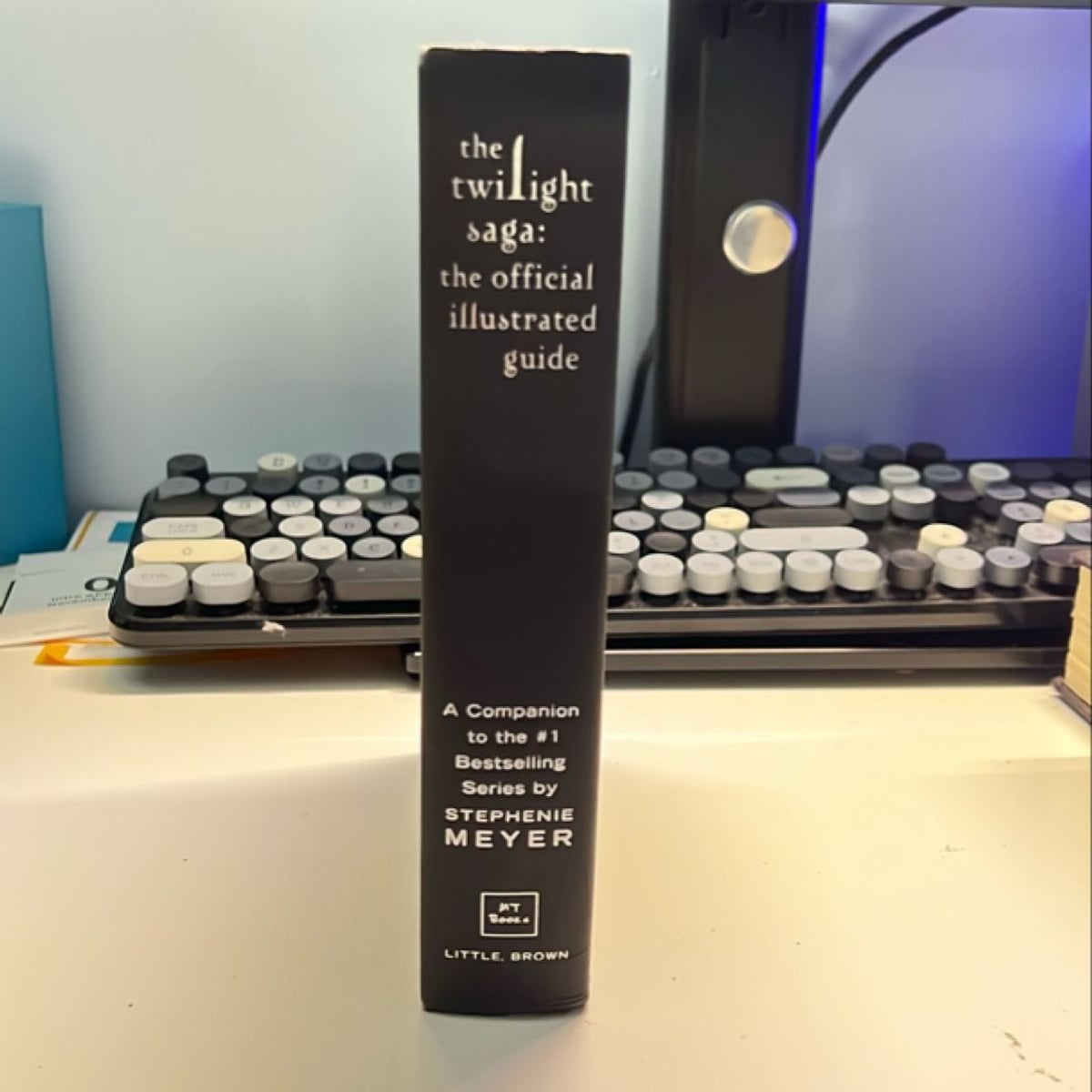 The Twilight Saga: the Official Illustrated Guide by Stephenie Meyer